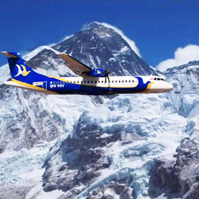 Himalaya-vlucht: spectaculair uitzicht op de bergen van bovenaf